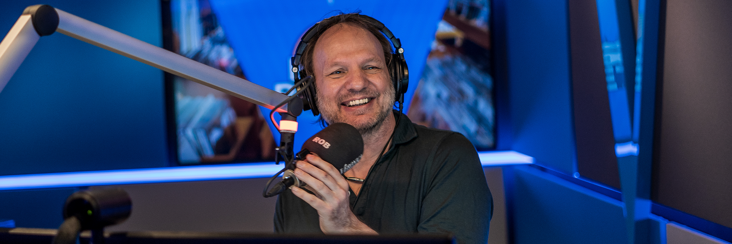 Rob Stenders komt met vrijdagavondshow One Night Stenders